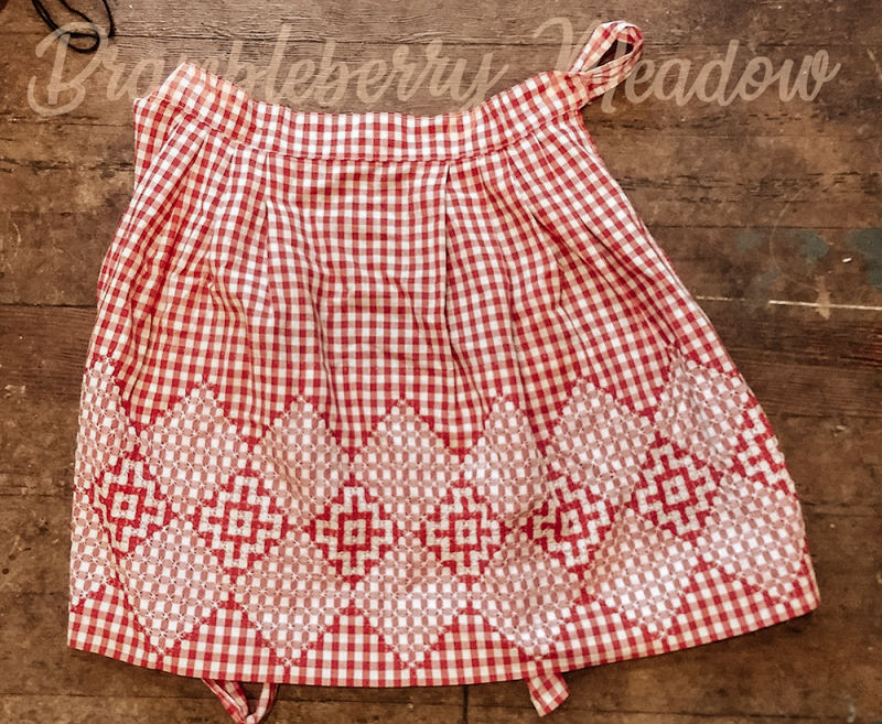 Vintage Chicken Scratch Apron Pattern - Brambleberry Meadow